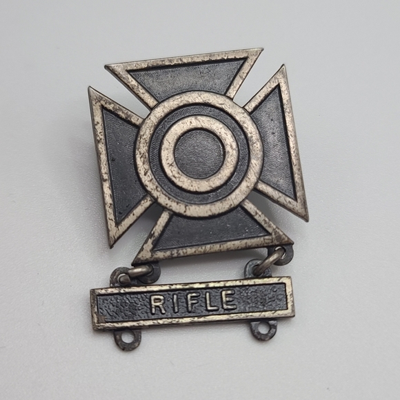 Accessories | Vintage Wwii Sterling Silver Rifle Marksmanship Award Pin ...